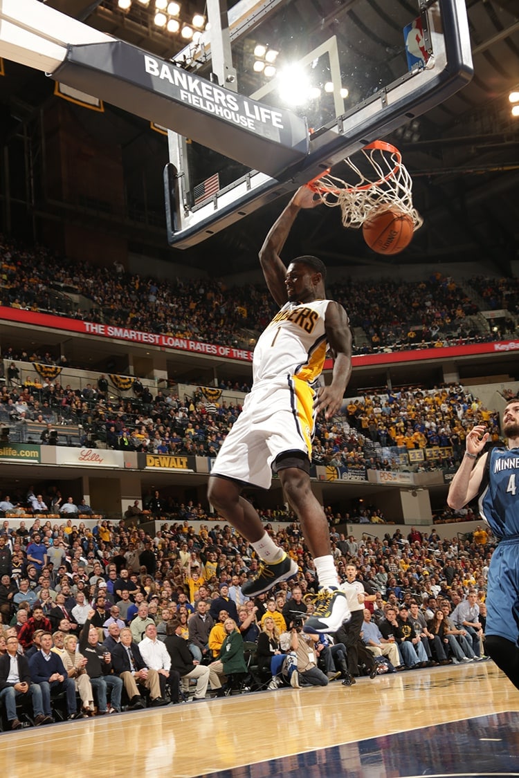 lance stephenson dunks on ref