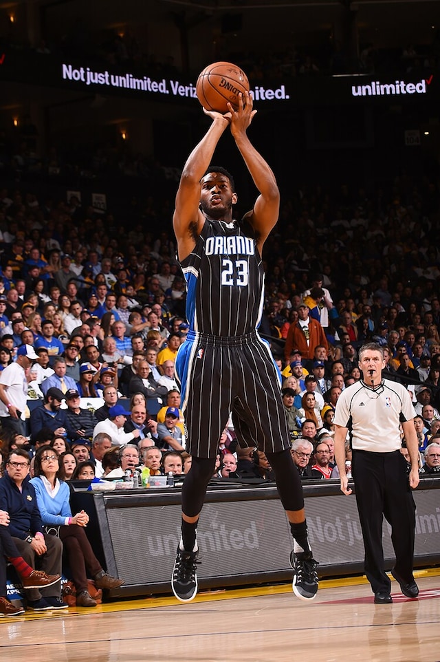 C.J. Wilcox Career Gallery Photo Gallery | NBA.com