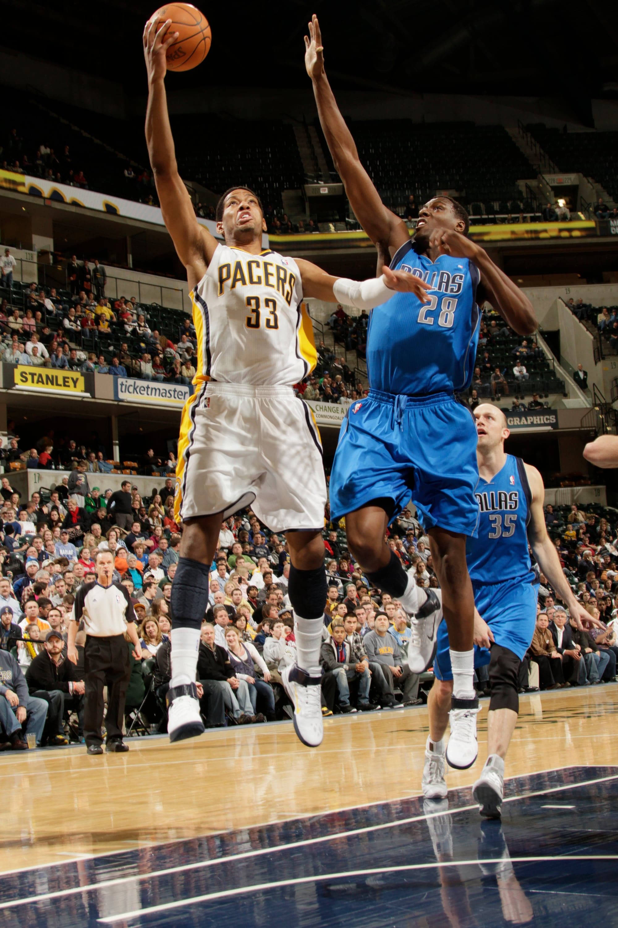 Ian Mahinmi Photo Gallery | Indiana Pacers