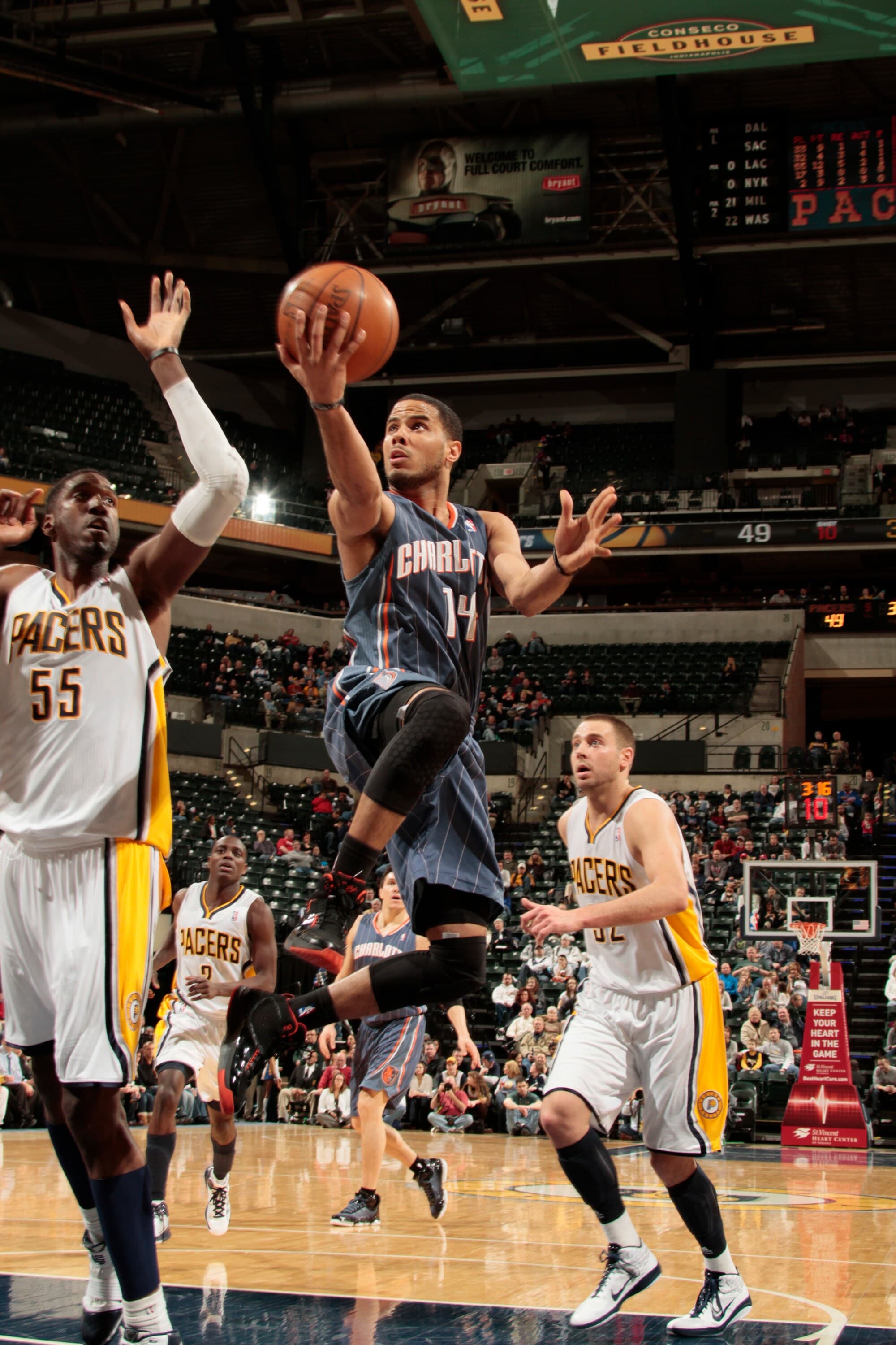 D.J. Augustin Photo Gallery | NBA.com