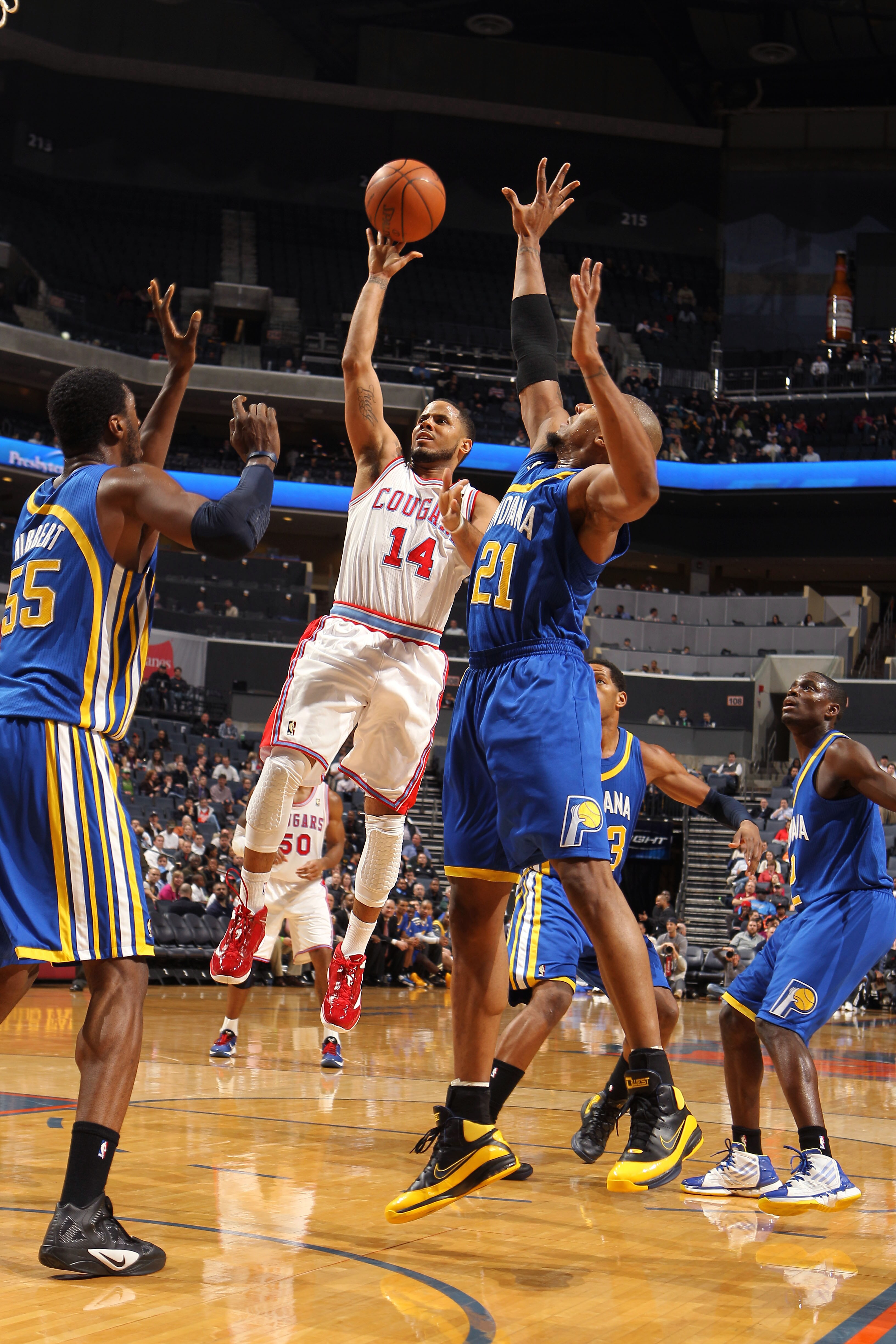 D.J. Augustin Photo Gallery | NBA.com