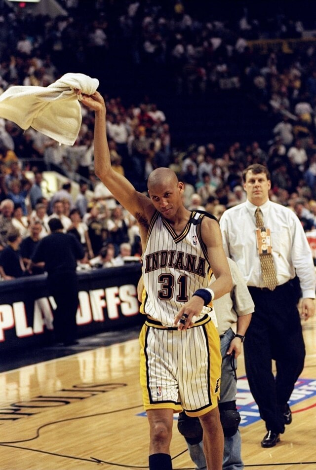 Reggie Miller 1997-1998 Season Photo Gallery | NBA.com