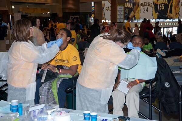 Pacers, Fever Team Up with TeamSmile Photo Gallery | NBA.com