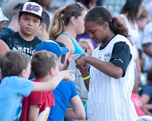Caroline Symmes Memorial Celebrity Softball Challenge hosted by Roy ...
