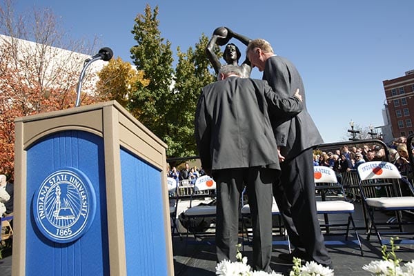 Larry Bird Statue Photo Gallery | NBA.com
