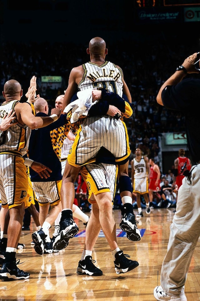 Reggie Miller 1997-1998 Season Photo Gallery | NBA.com