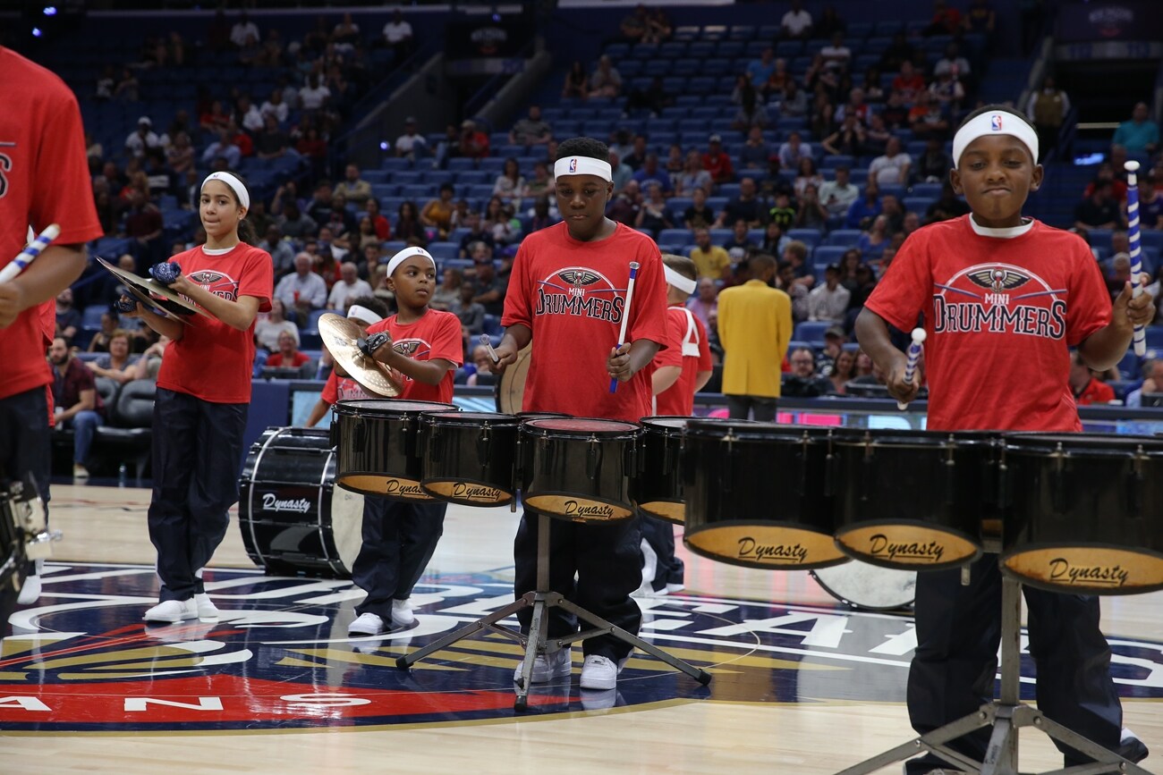 Preseason Game 5: Entertainment Photo Gallery | NBA.com
