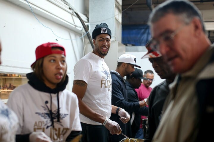 anthony davis process server