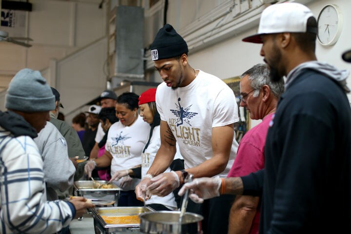 anthony davis process server