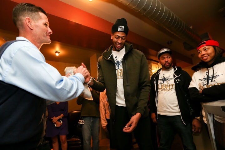 anthony davis process server