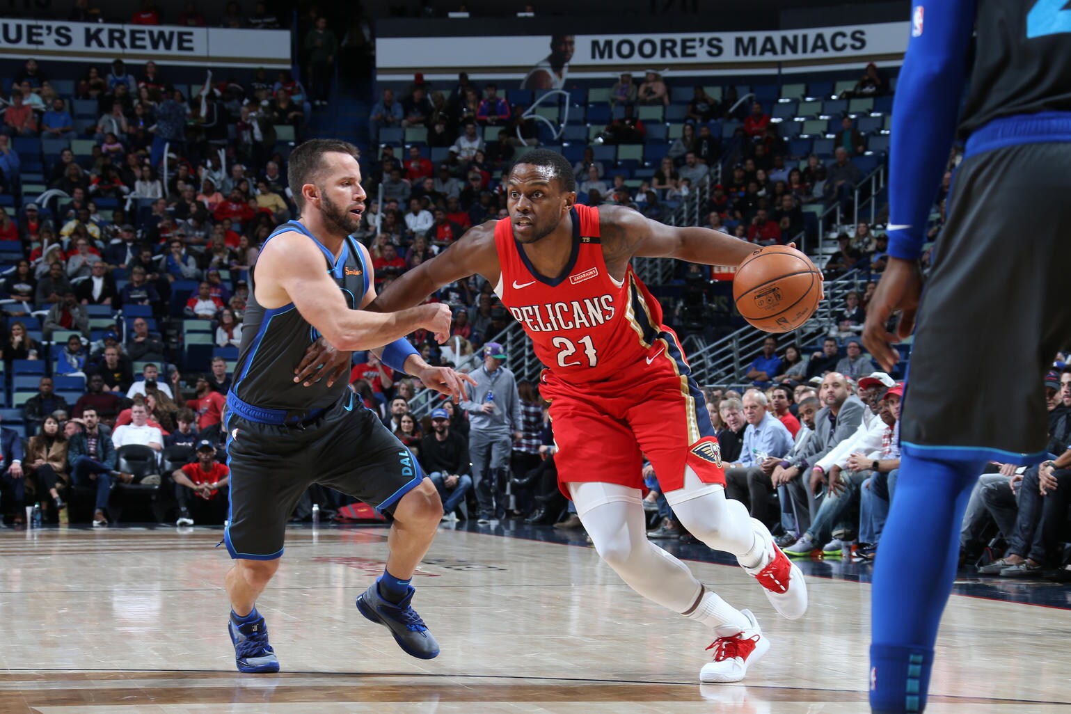 Top 15 Darius Miller Photos from the Pelicans 2018-19 Season Photo ...