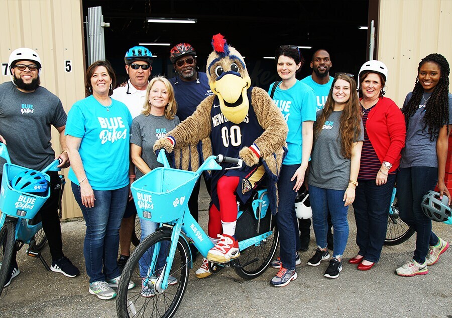 Ian Clark Teams up with BCBS for Community Day Photo Gallery | NBA.com