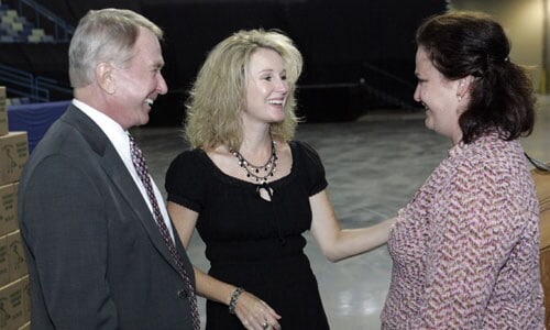 Photo Gallery: George and Denise Shinn Photo Gallery | NBA.com