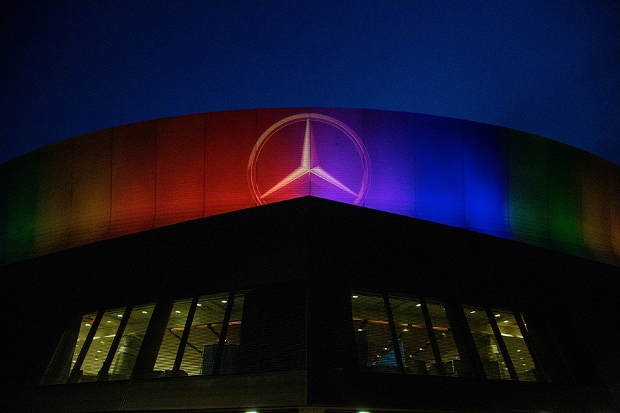 Smoothie King Center and Mercedes-Benz Superdome shined colors in honor ...