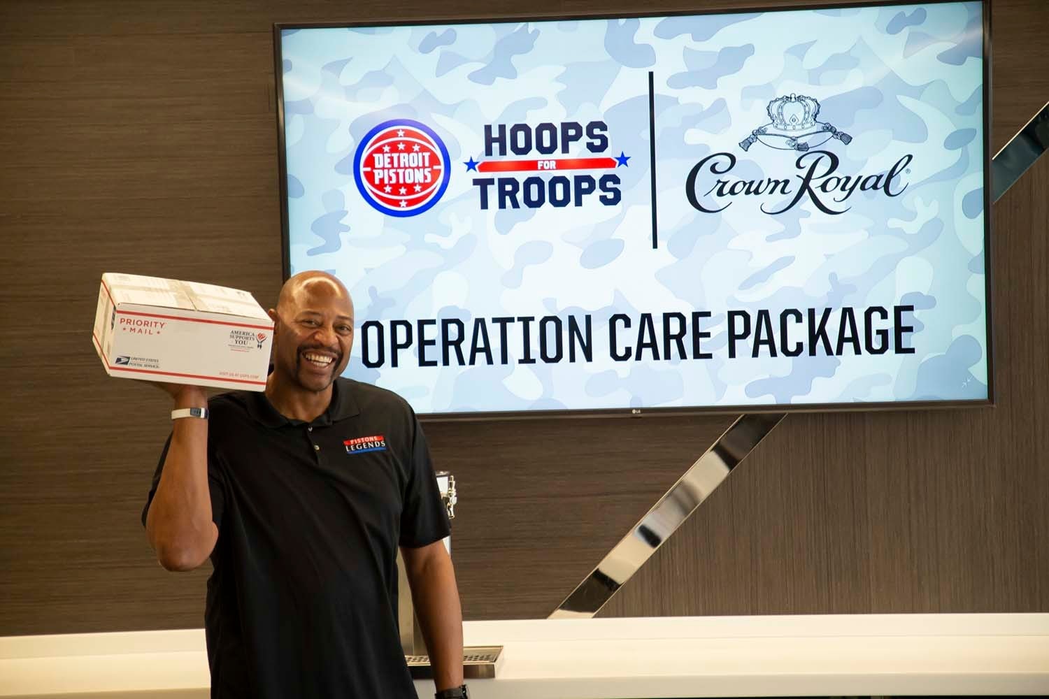 Operation Care Package Photo Gallery | NBA.com