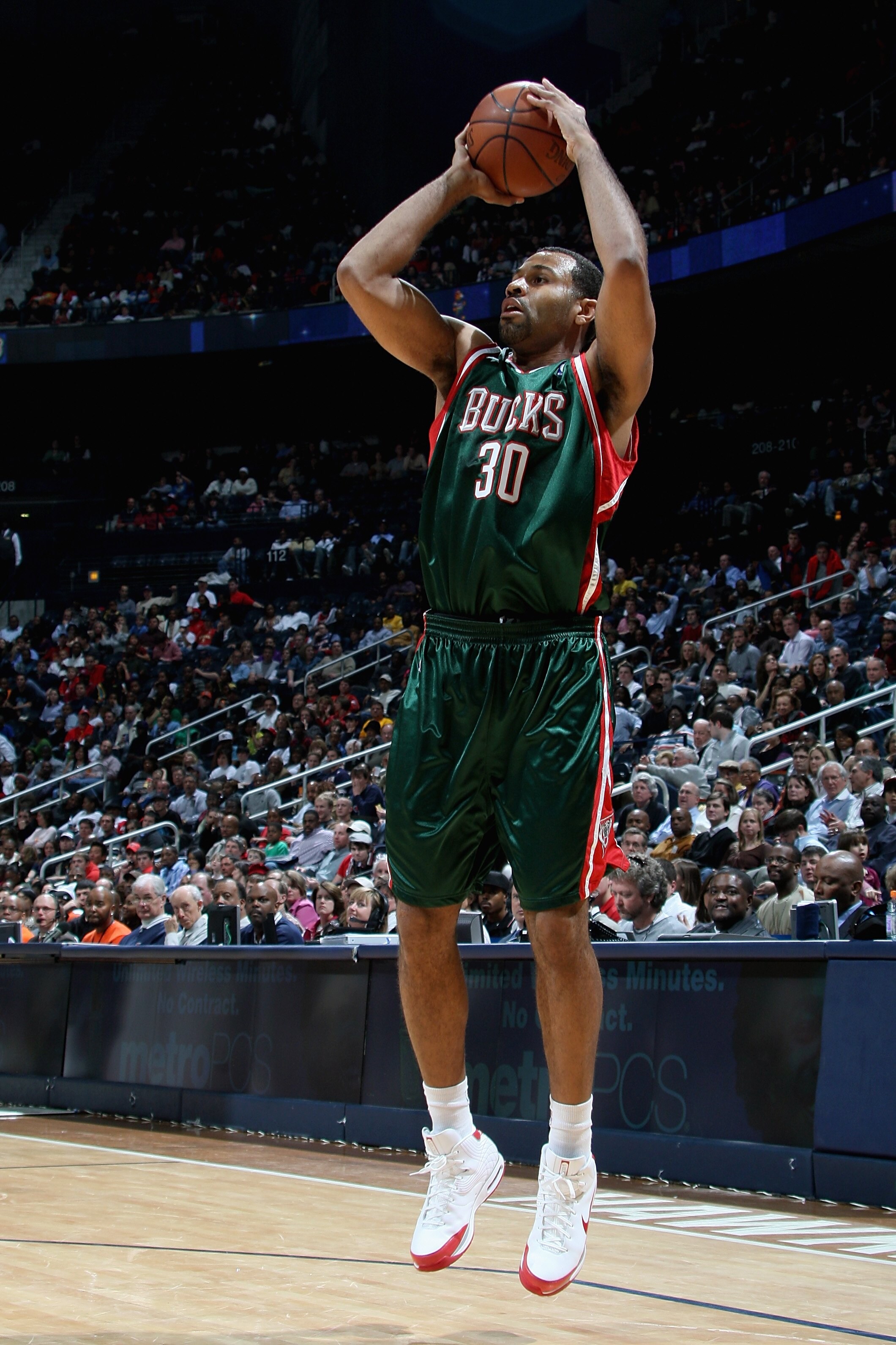 Pistons Asst. Coach Malik Allen Photo Gallery | NBA.com