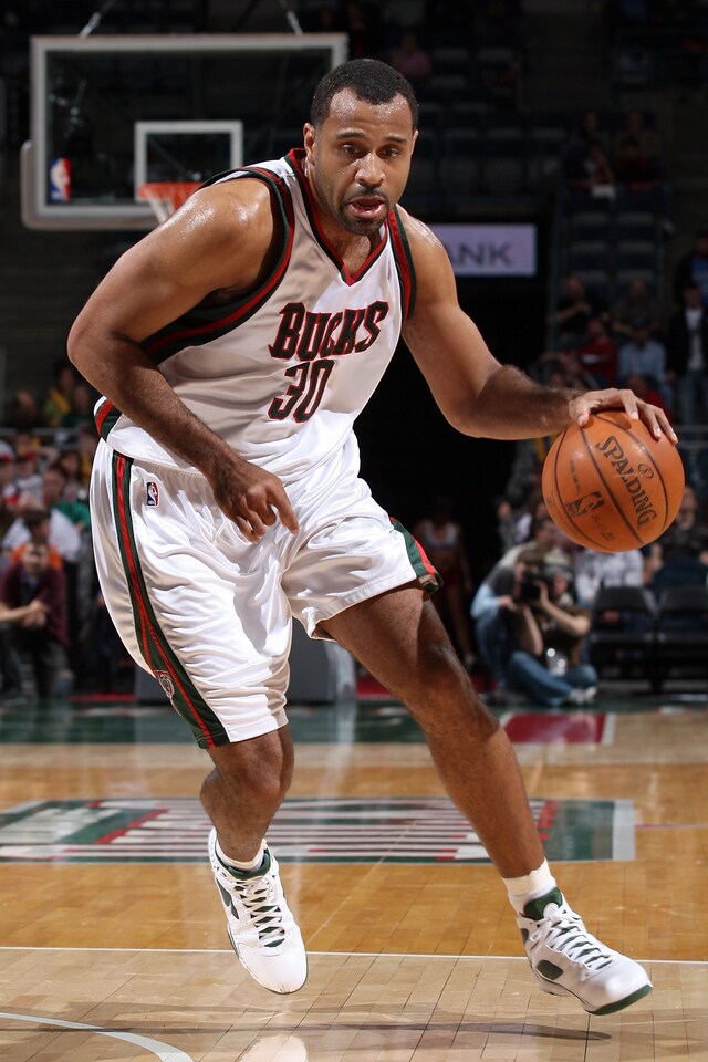 Pistons Asst. Coach Malik Allen Photo Gallery | NBA.com