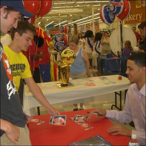 Austin Daye at Meijer, June 27 | Detroit Pistons