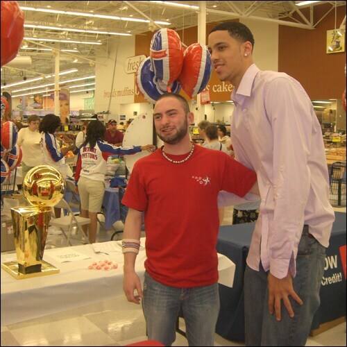 Austin Daye at Meijer, June 27 Photo Gallery | NBA.com