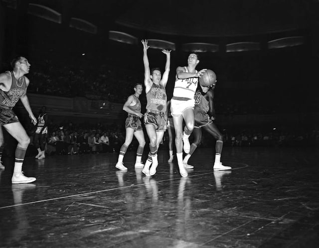 Pistons All-Time Centers Photo Gallery | NBA.com