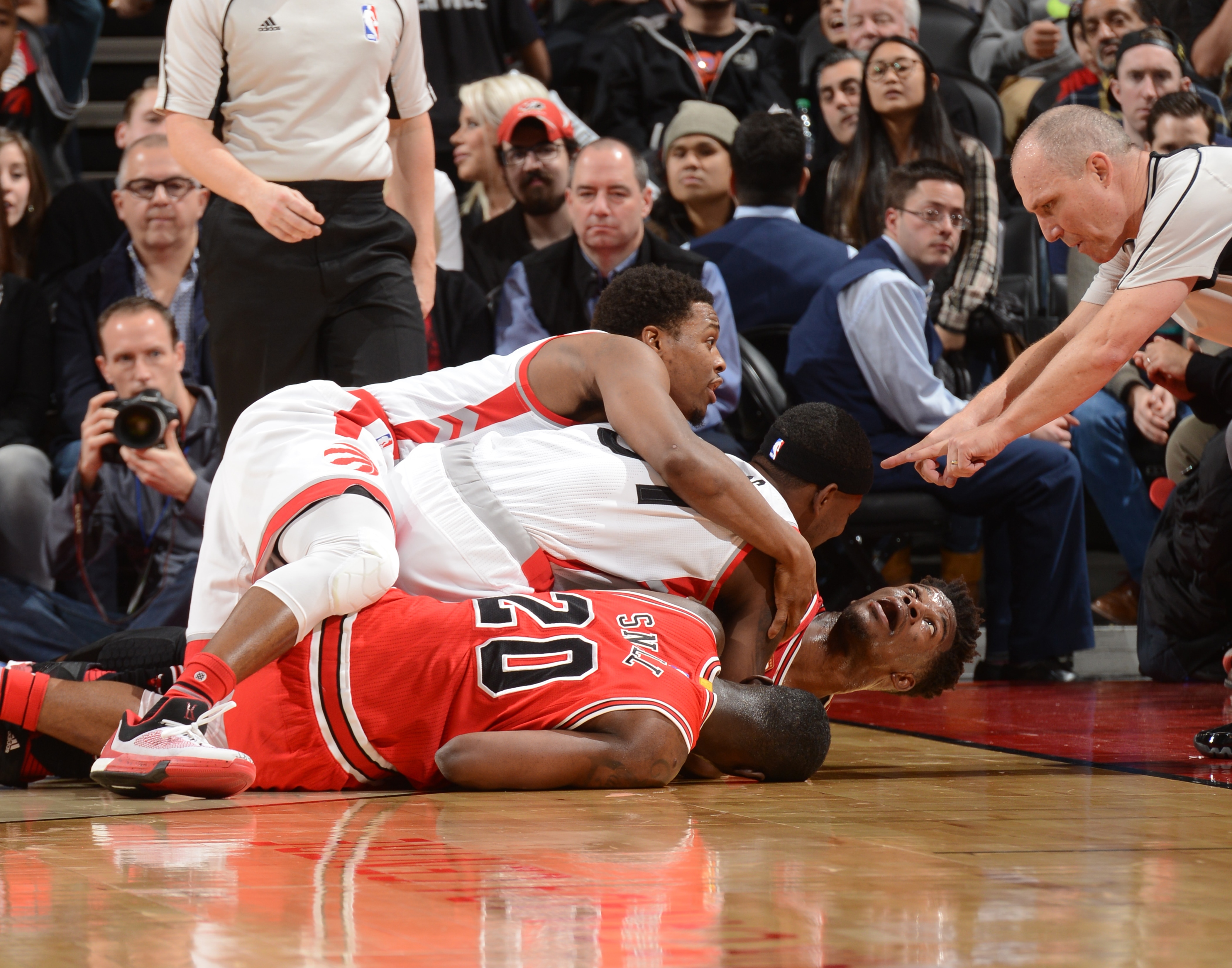 Photo Gallery: Bulls @ Raptors Jan/3/2016 Photo Gallery | NBA.com