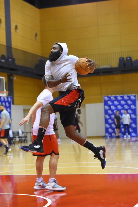 Practice in Tokyo - NBA Japan Games Photo Gallery | NBA.com
