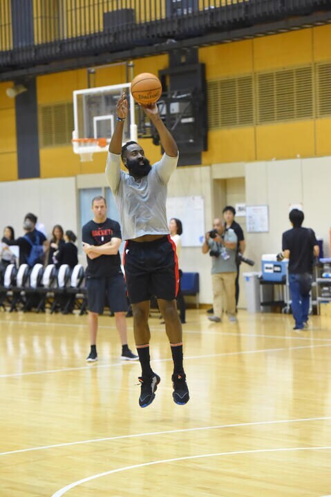 Practice in Tokyo - NBA Japan Games Photo Gallery | NBA.com