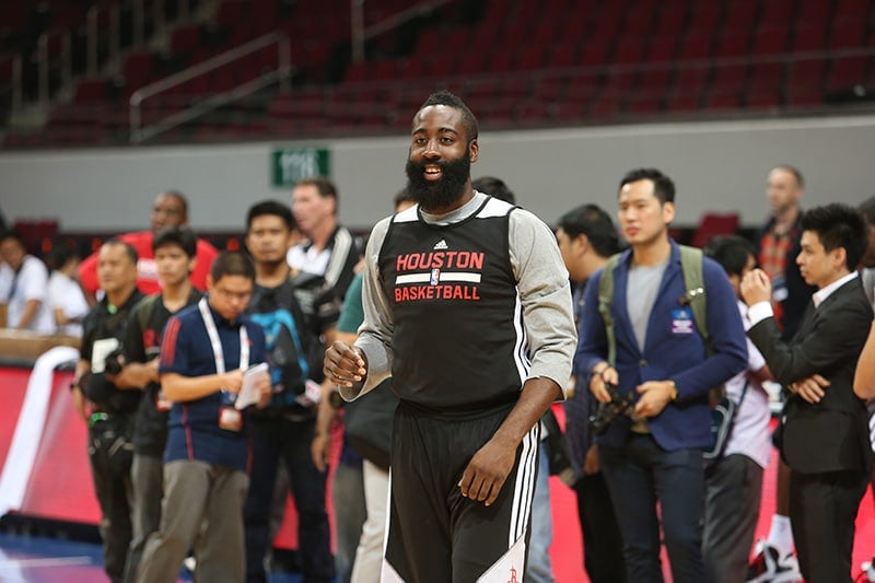 Arrival in Manila | Houston Rockets