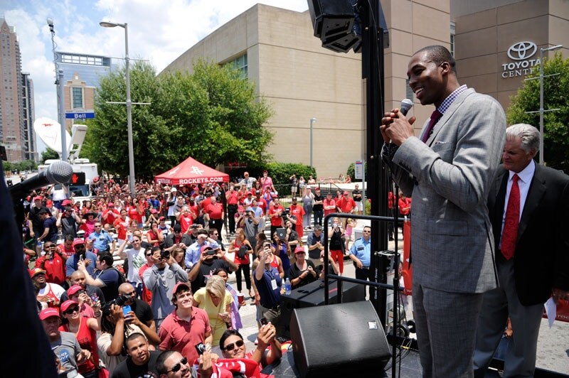 Dwight Howard Fan Rally Photo Gallery | NBA.com