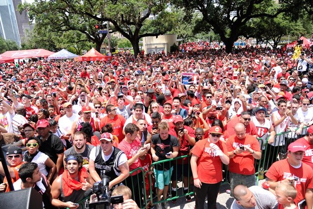 Dwight Howard Fan Rally Photo Gallery | NBA.com