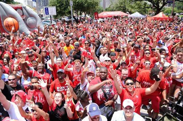 Dwight Howard Fan Rally Photo Gallery | NBA.com