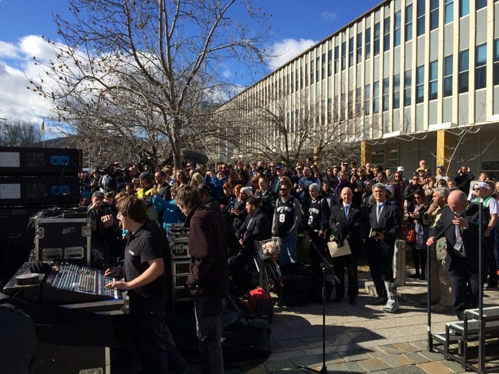 Aron and Patty with Larry in Canberra Photo Gallery | NBA.com
