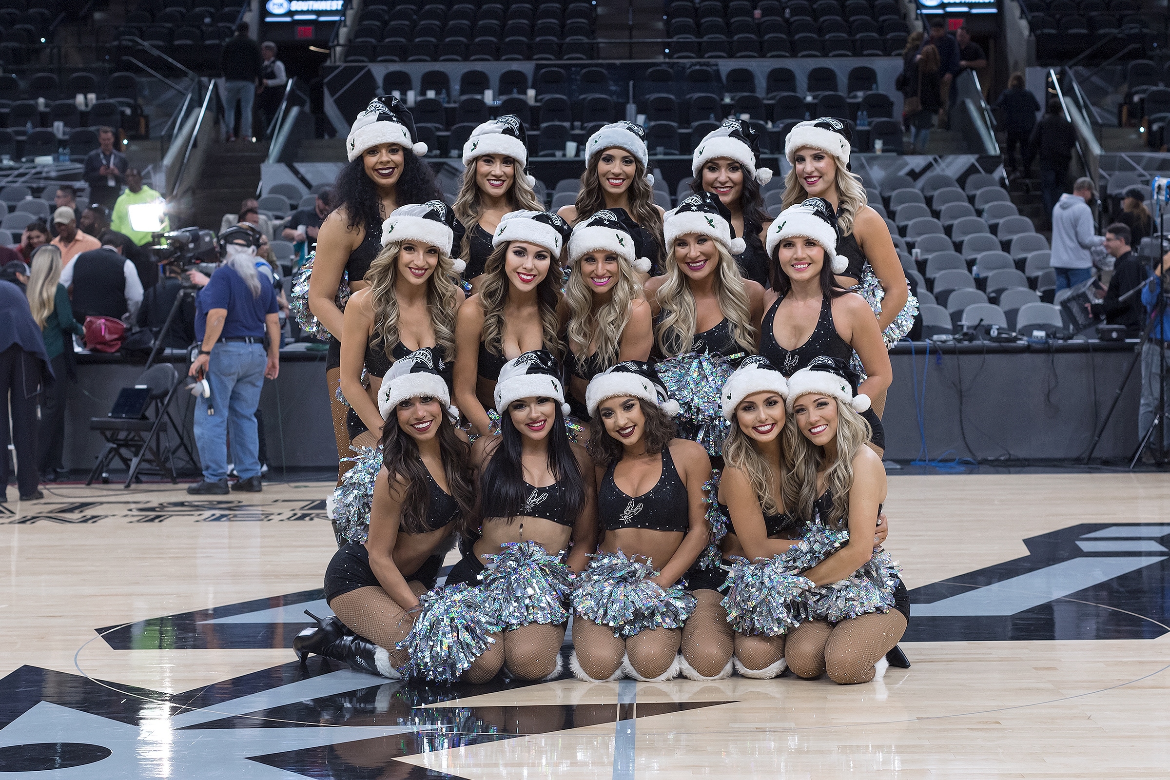 Silver Dancers: December 2017 | San Antonio Spurs