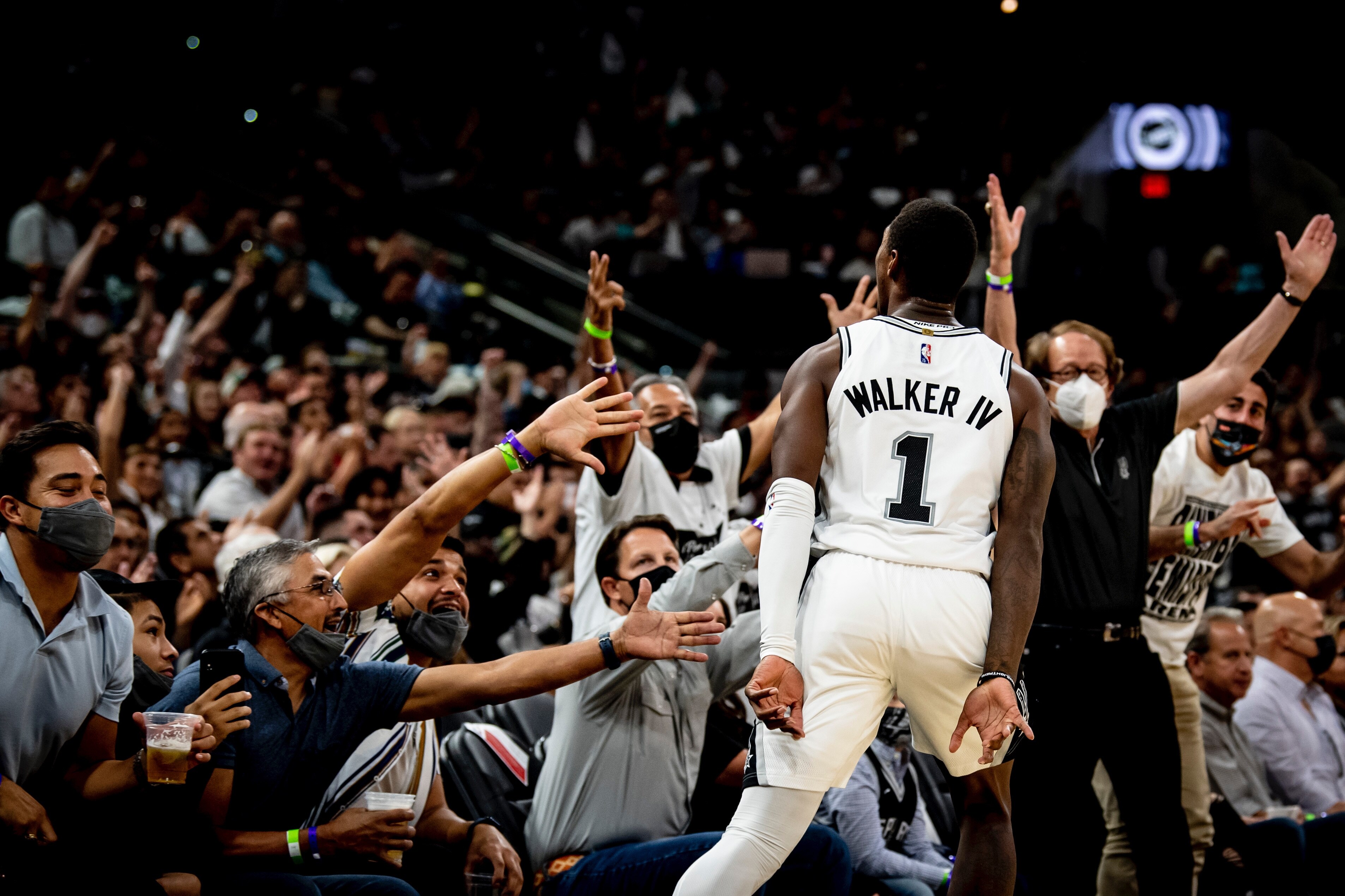 PHOTOS: SPURS VS. MAGIC 10/20 Photo Gallery | NBA.com