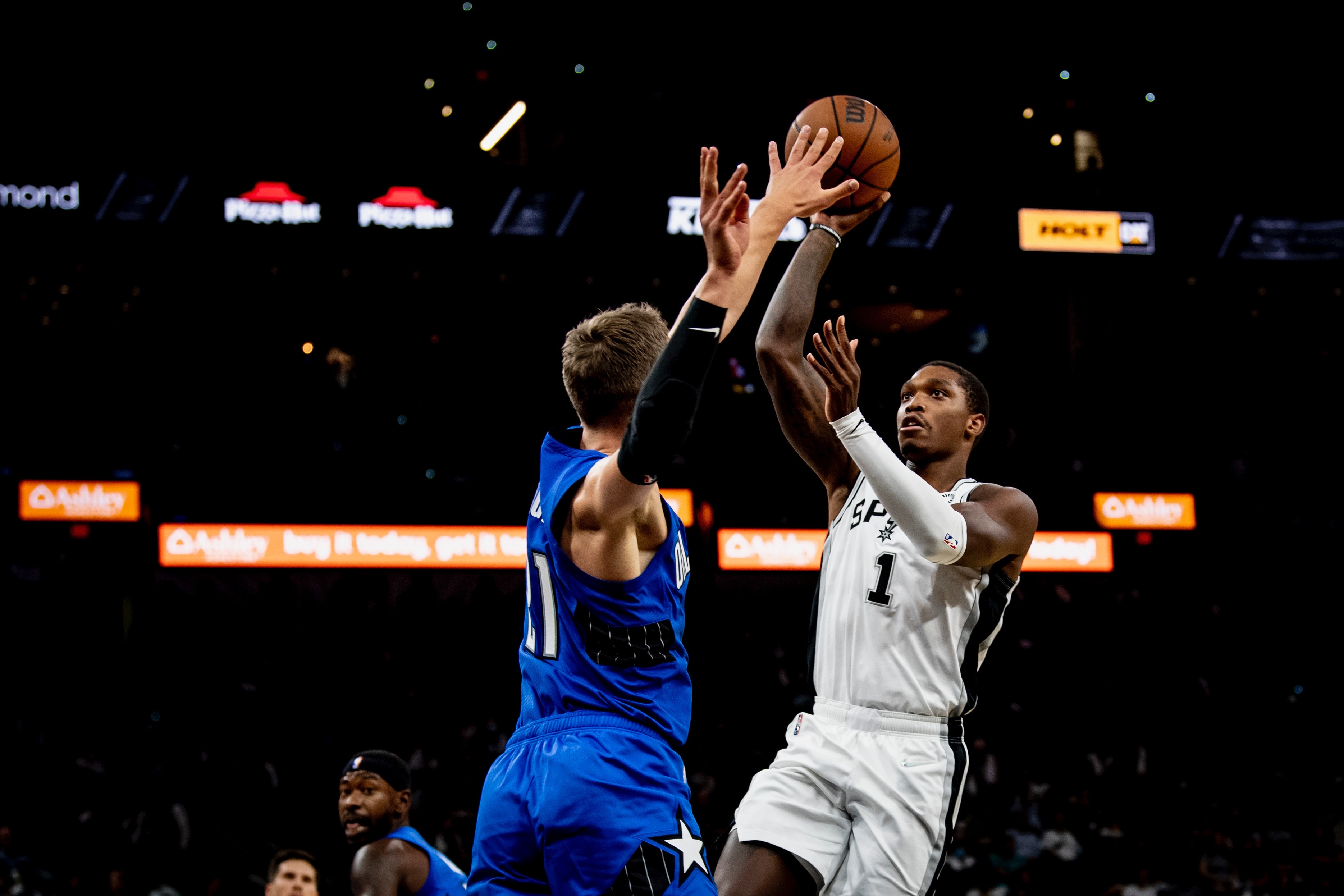 PHOTOS: SPURS VS. MAGIC 10/20 Photo Gallery | NBA.com