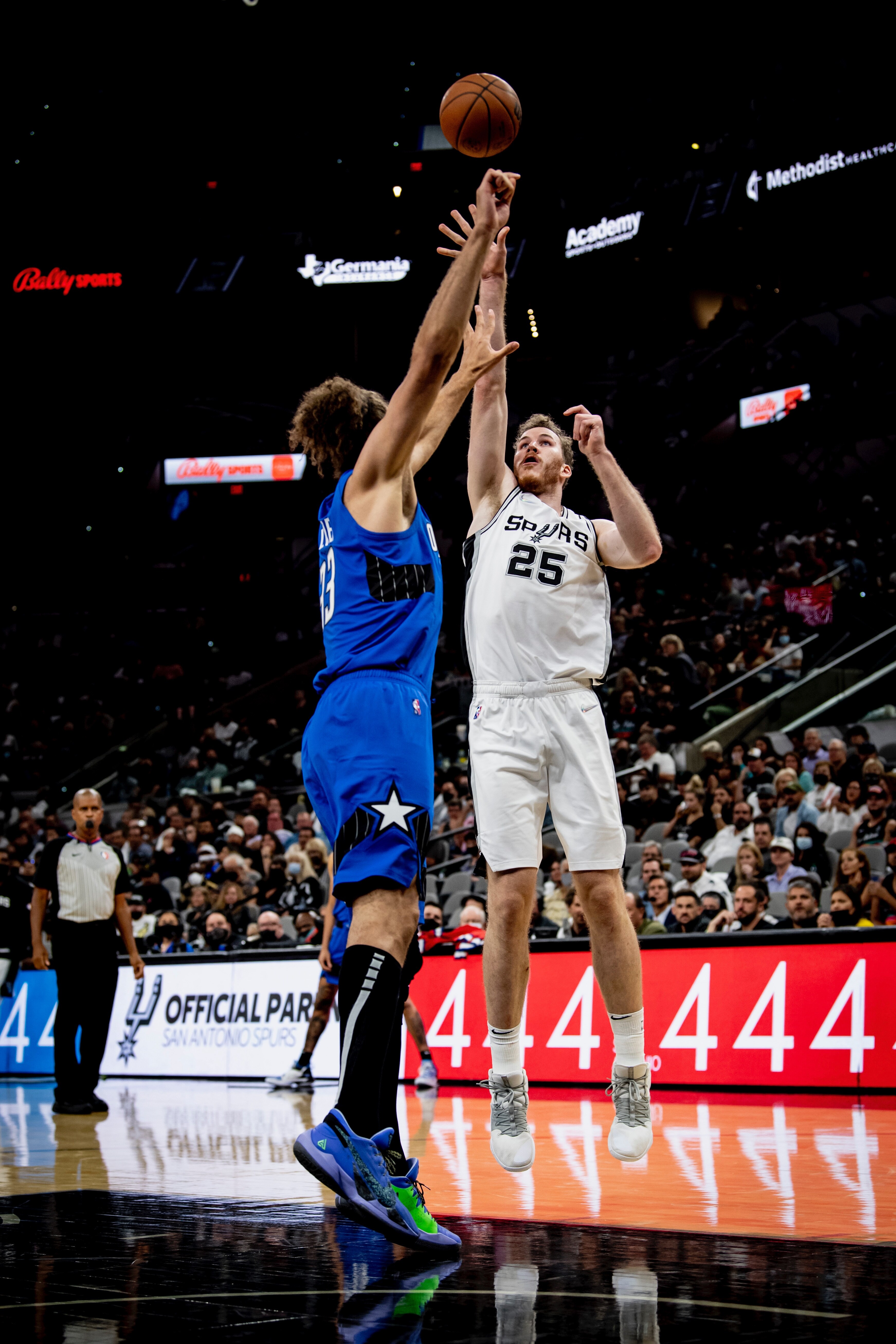 PHOTOS: SPURS VS. MAGIC 10/20 Photo Gallery | NBA.com