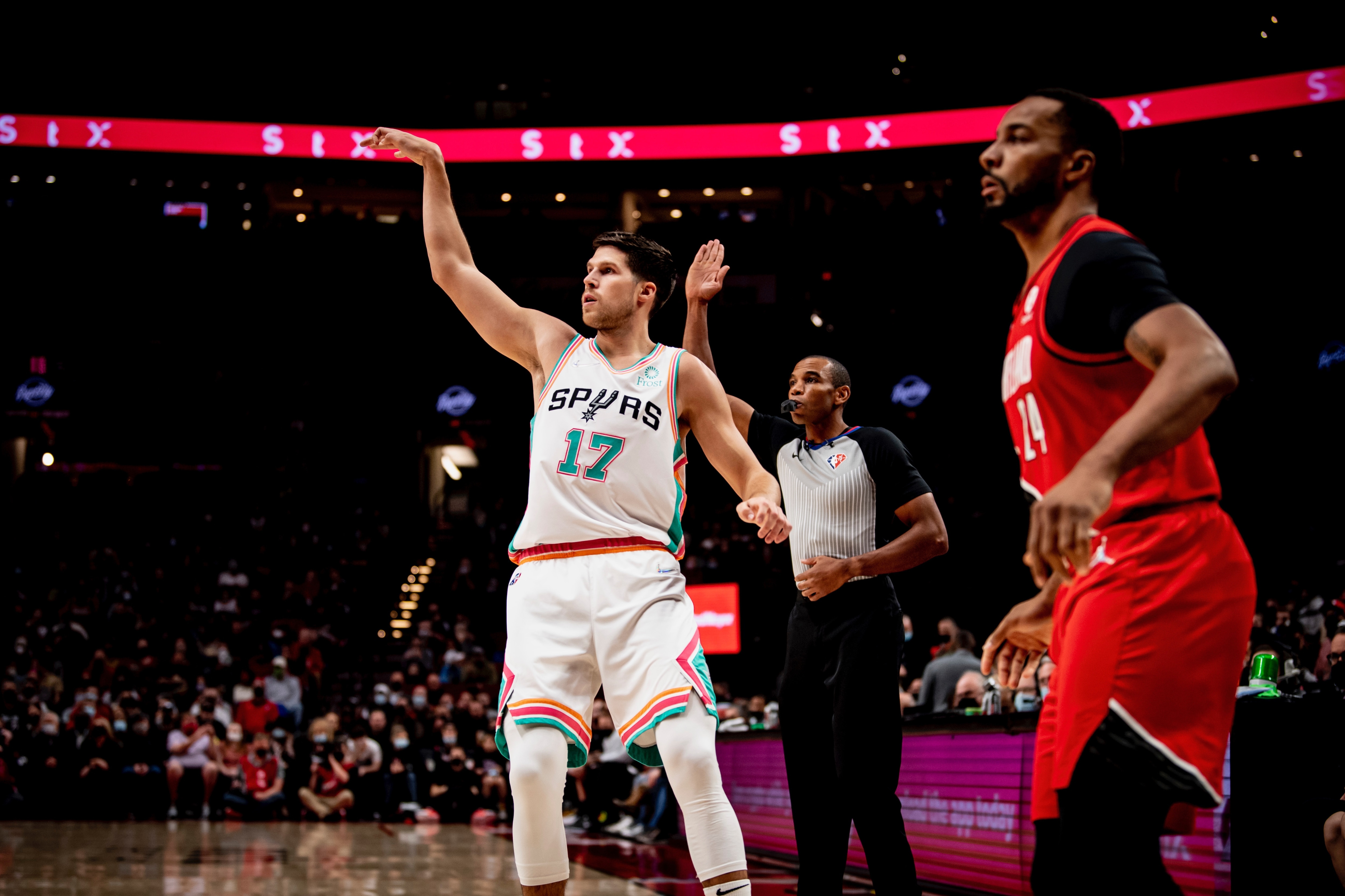 Photos: Spurs vs. Trail Blazers 12/2 Photo Gallery