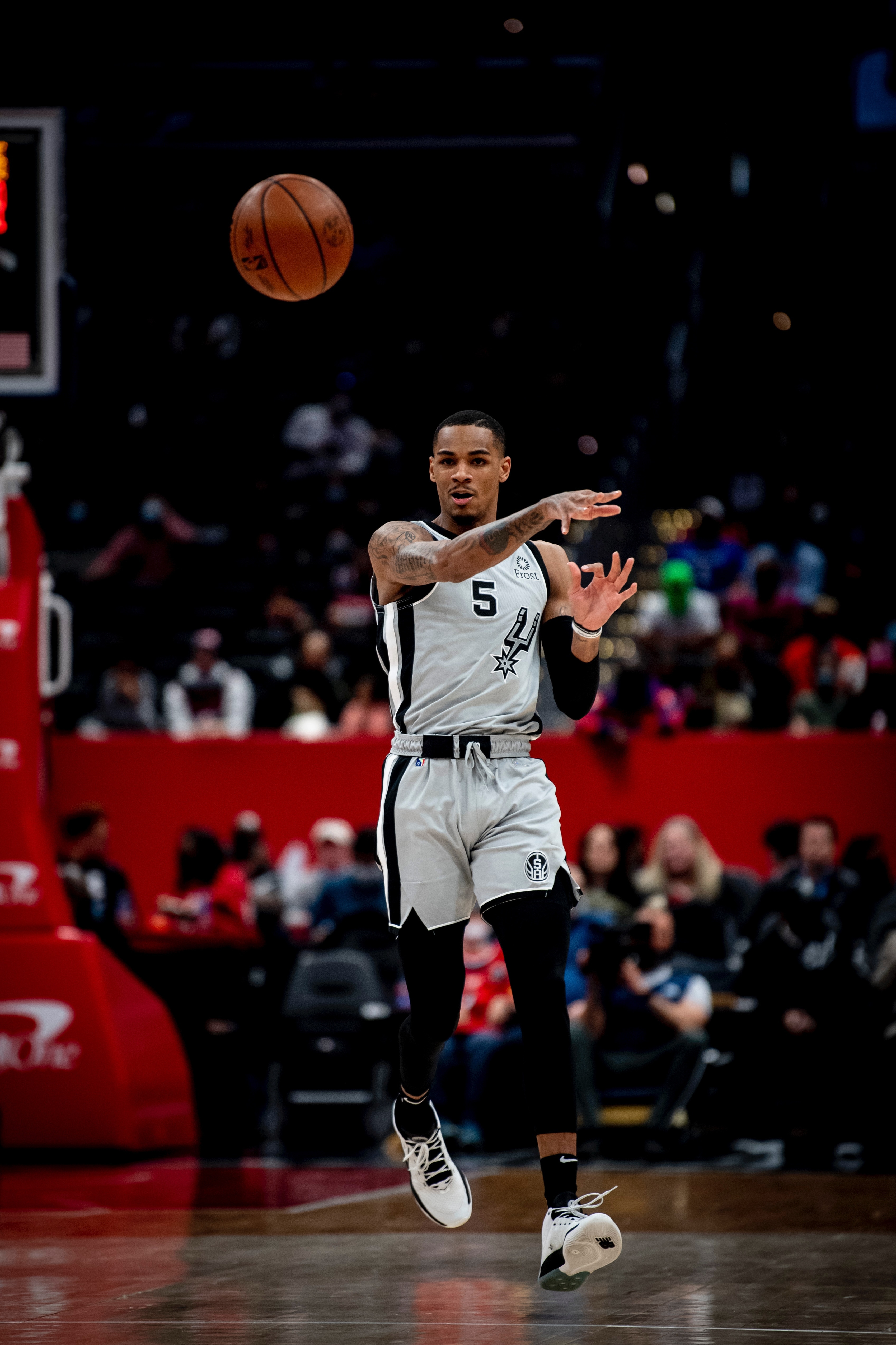 Photos: Spurs vs Wizards 2/25 Photo Gallery | NBA.com