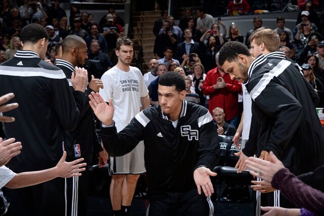 Spurs vs. Wizards - 1/3/15 Photo Gallery | NBA.com