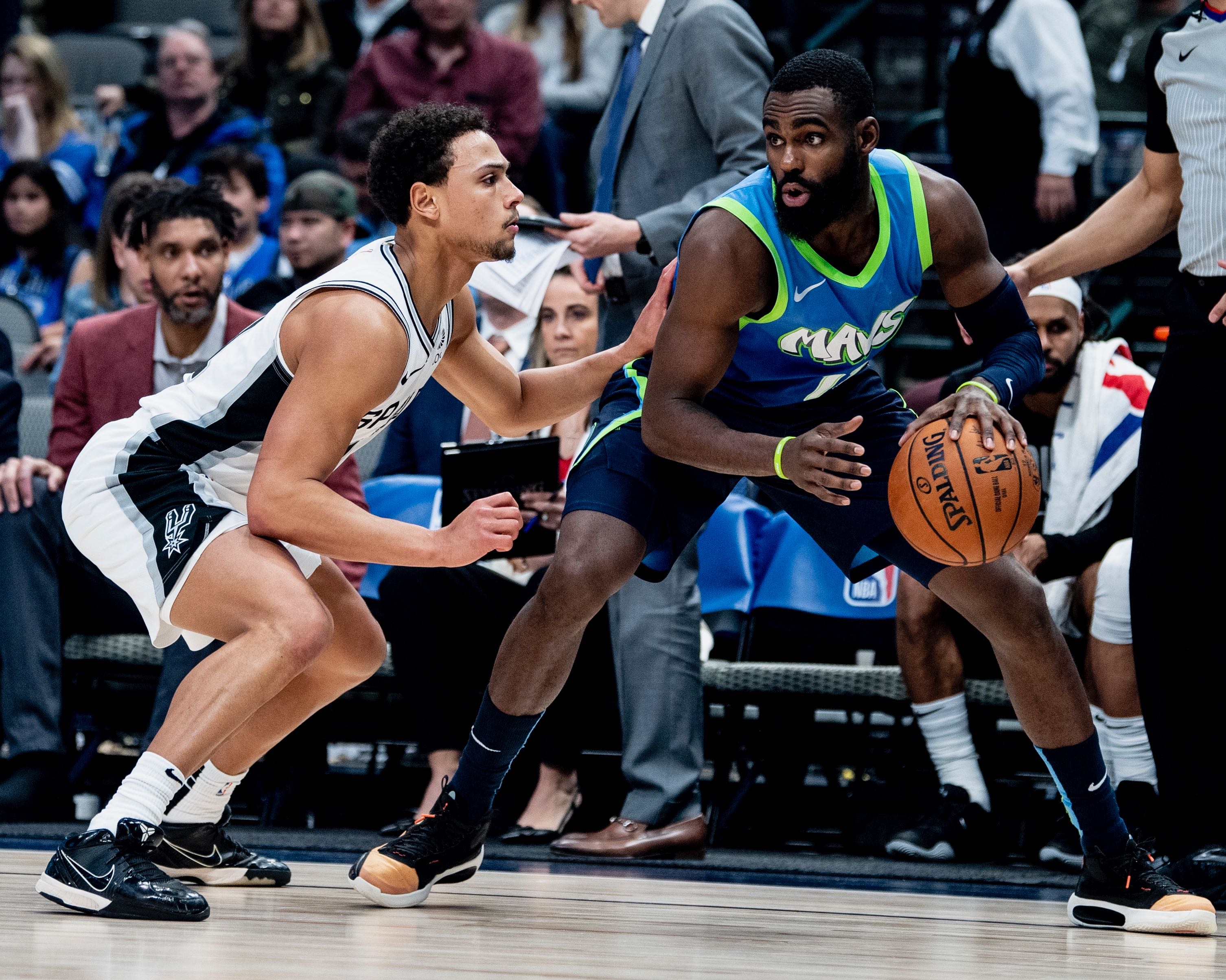 Photos: Spurs vs. Mavericks 12/26 Photo Gallery | NBA.com