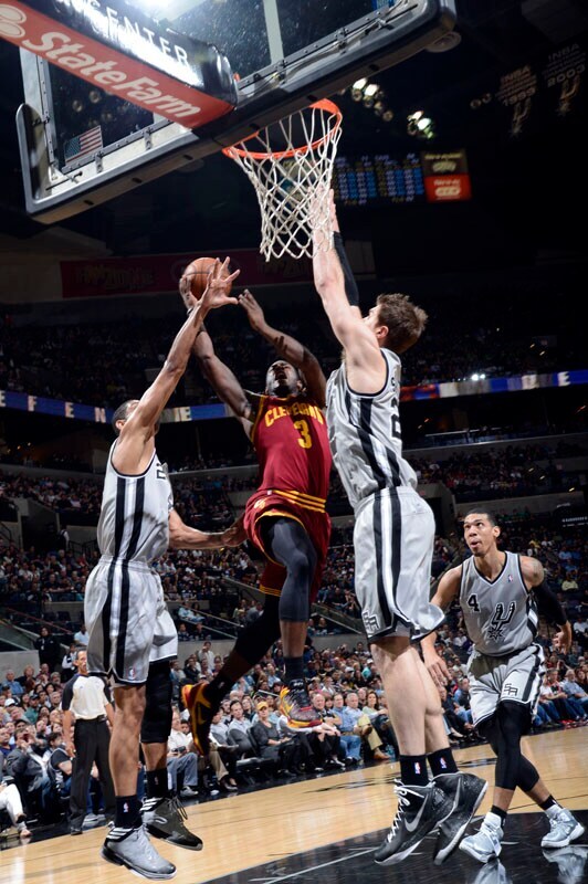 Spurs vs. Cavaliers - 3.16.13 Photo Gallery | NBA.com