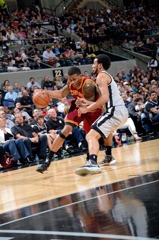Spurs vs. Cavaliers - 3.16.13 Photo Gallery | NBA.com