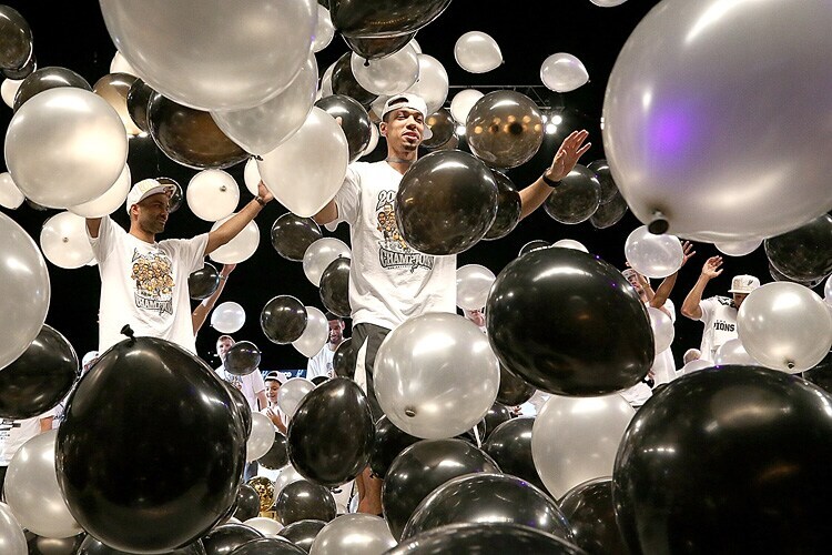 2014 River Parade and Alamodome Celebration | San Antonio Spurs