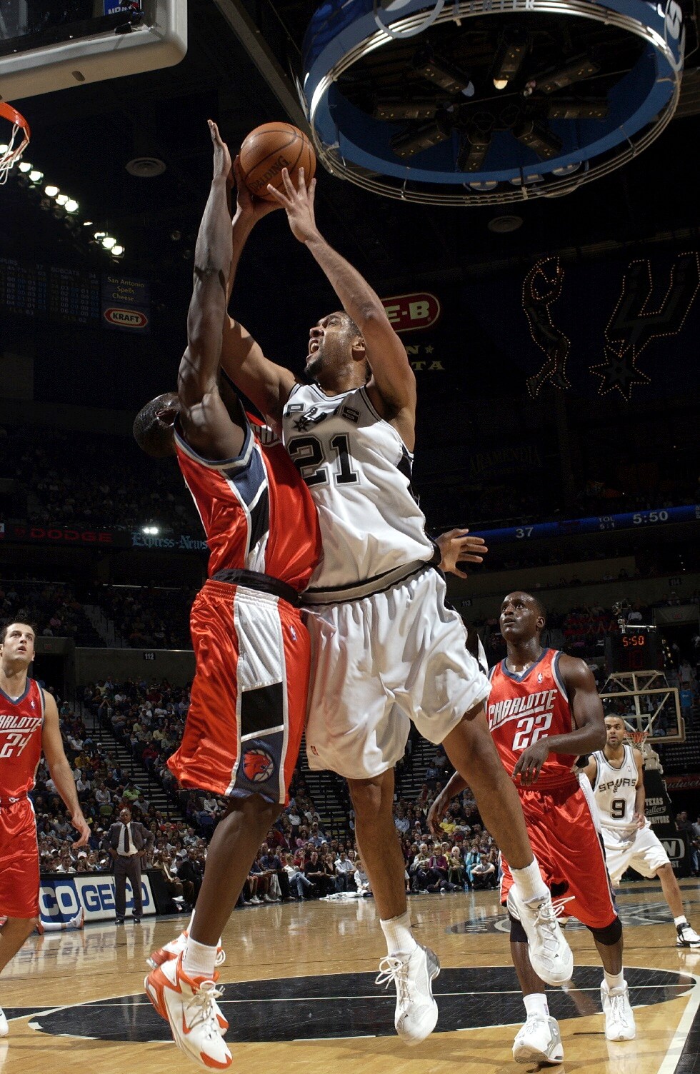 Spurs hit 50 Wins for 16th Straight Season | San Antonio Spurs