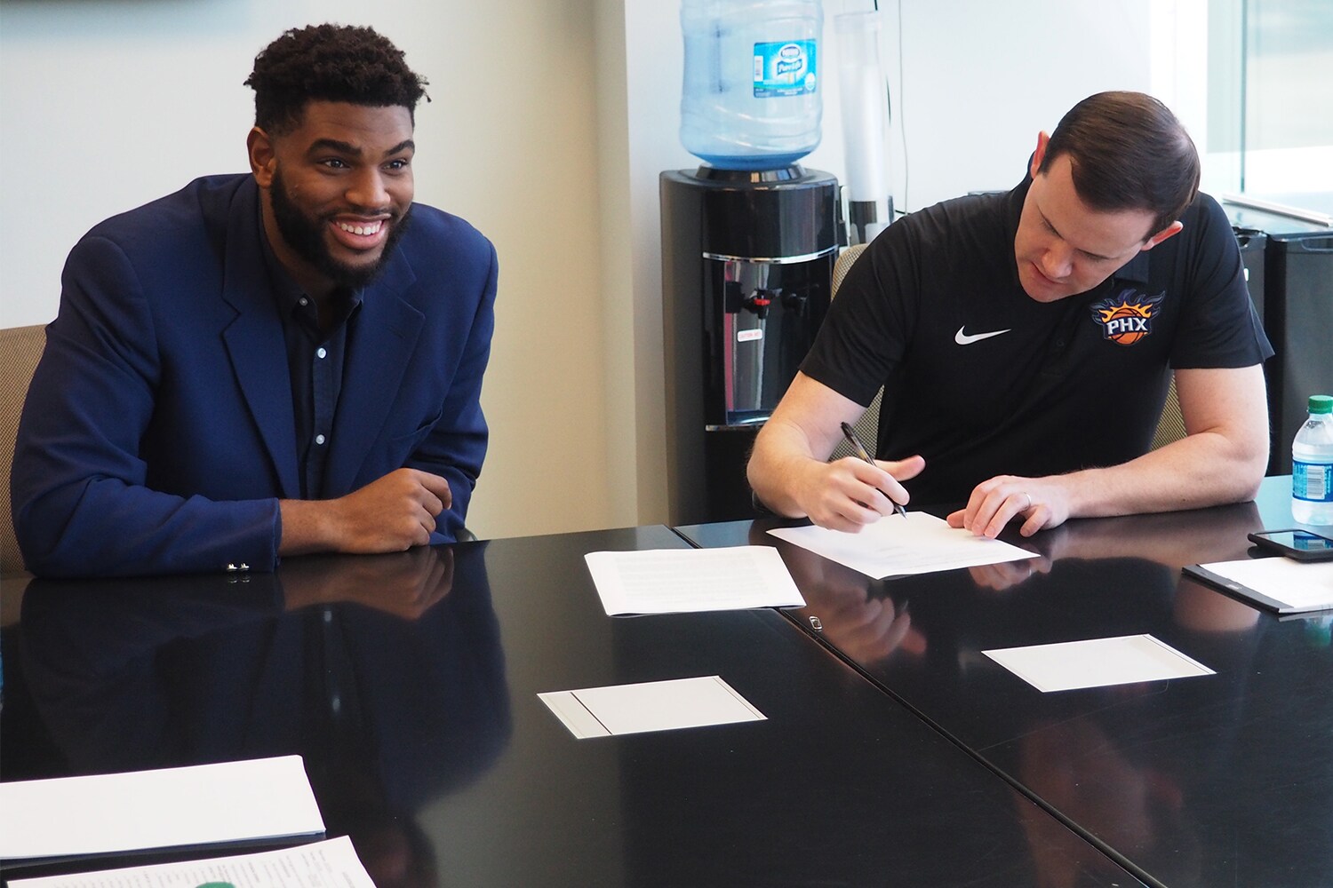 Suns Re-sign Alan Williams Photo Gallery | NBA.com