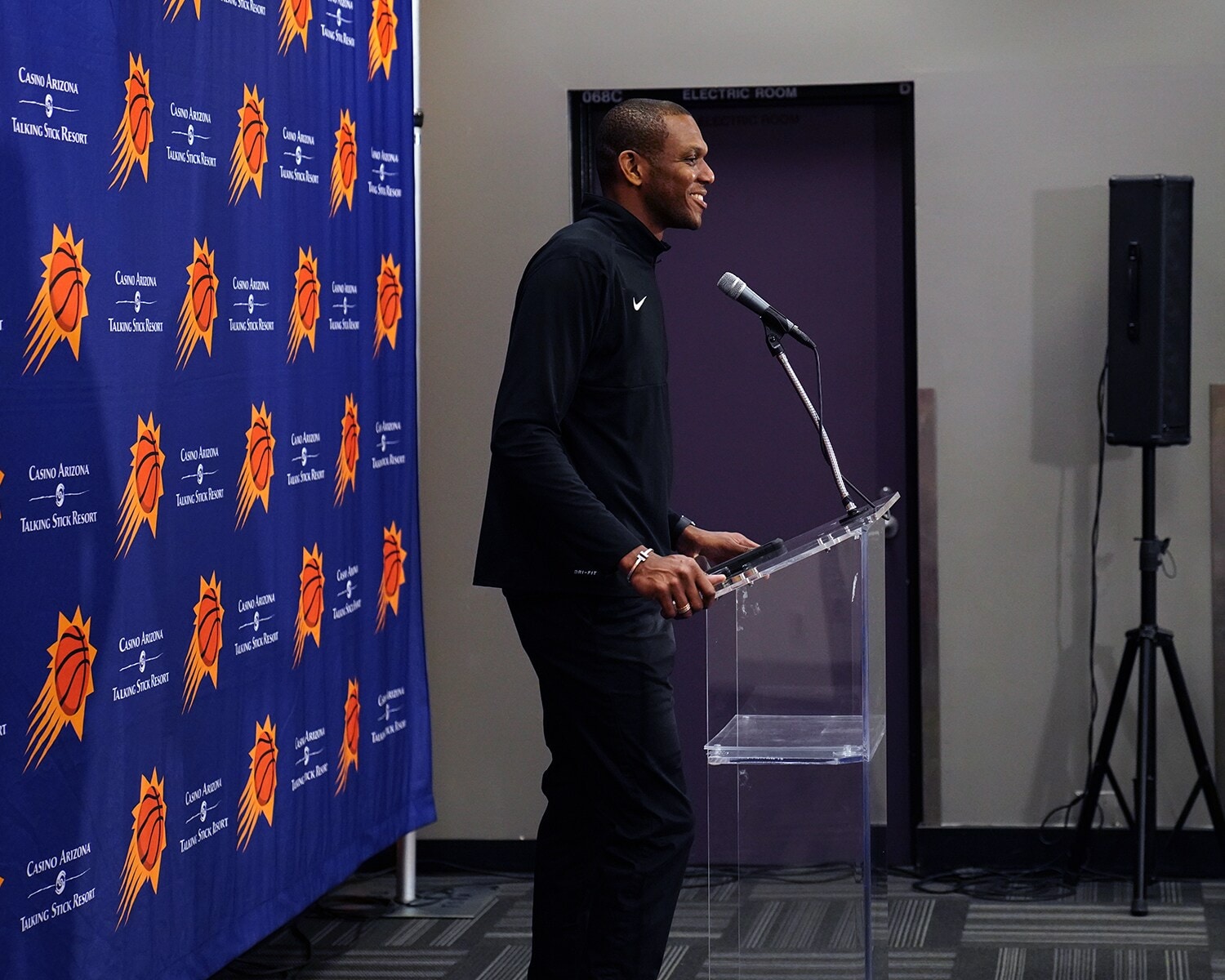 James Jones and his Message to Suns Fans Photo Gallery | NBA.com