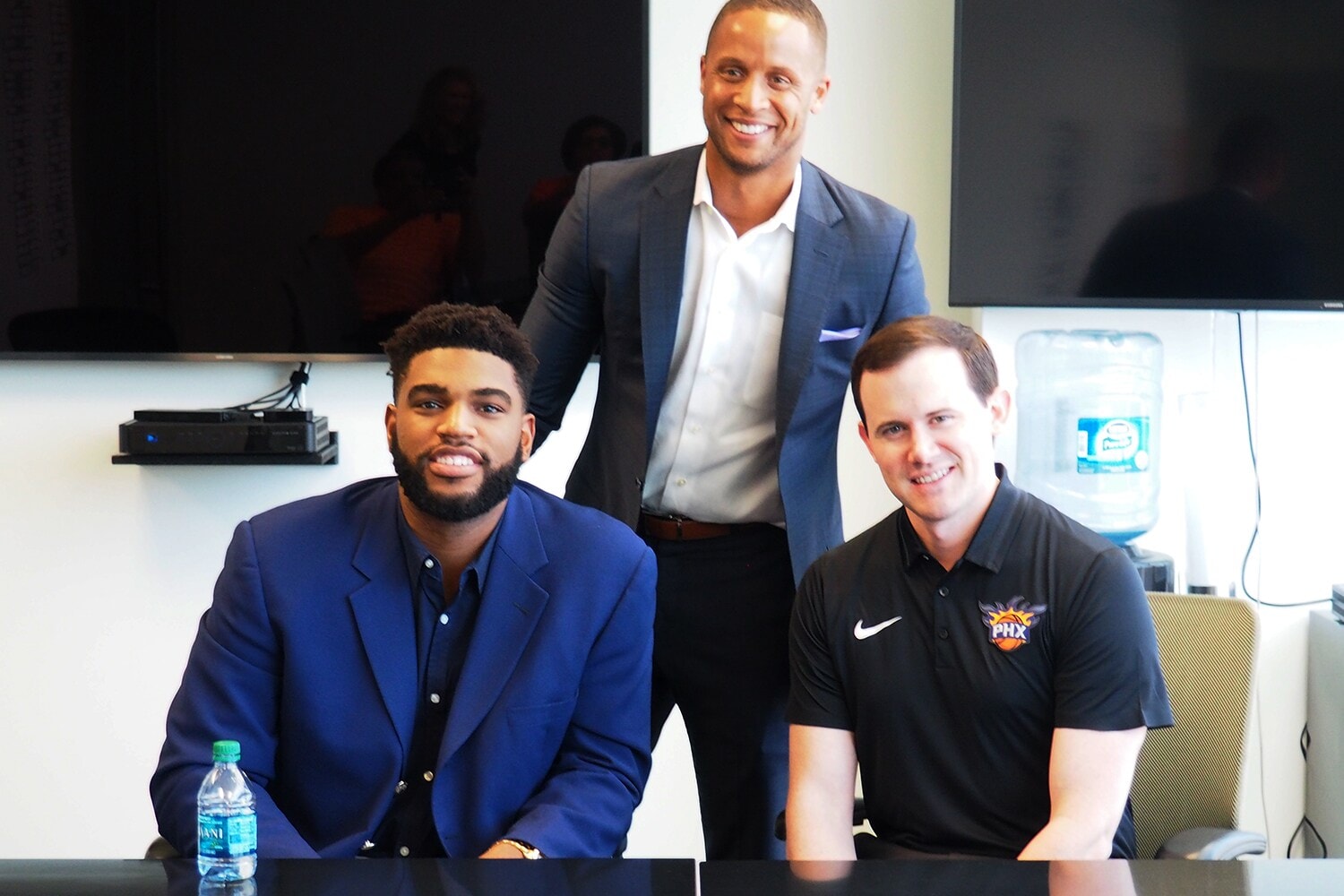 Suns Re-sign Alan Williams Photo Gallery | NBA.com