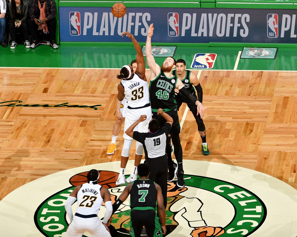 Baynes to Phoenix! Photo Gallery | NBA.com