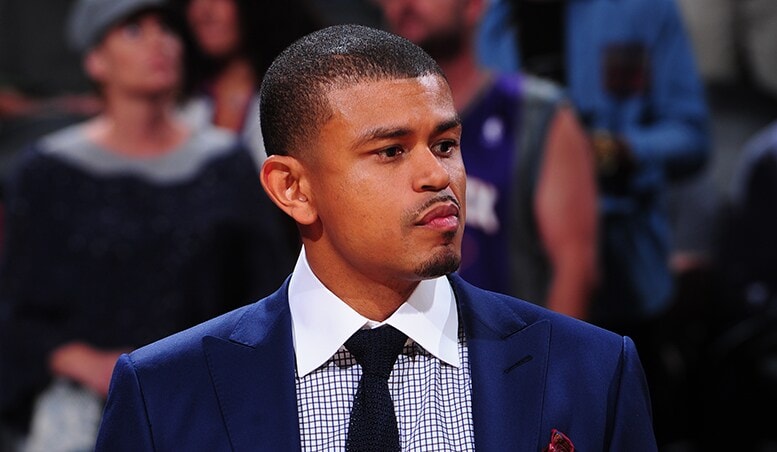 Con el corazón en la mano Earl Watson dirige a los Suns de Phoenix ...