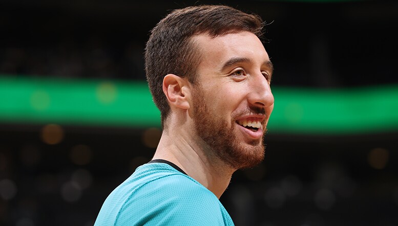 Los Suns Firman a Frank Kaminsky III | Phoenix Suns